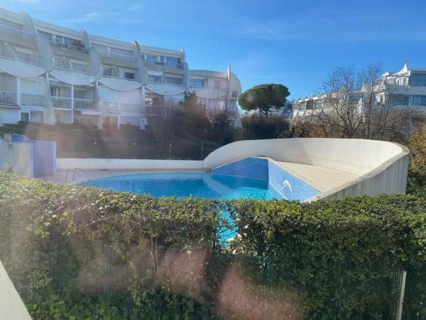 Port Jonathan Roman 4p 2 Adultes Max - Carnon