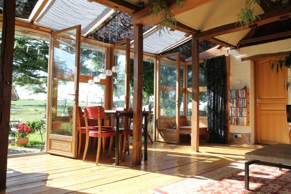 The Charming, Bright Stable - Somme
