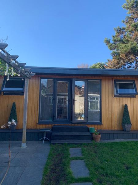 Lindas Lodge Free Parking Air Con Plus Provisions Included - East Sussex