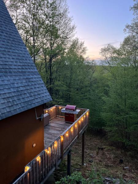 Poconos A-frame Seclude Cabin,hot-tub,sauna,firepit,deck - Pennsylvania