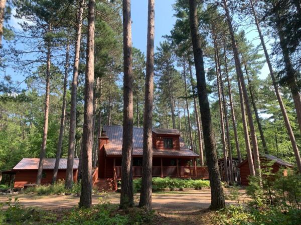 Cabin Retreat With Sauna Trails And Lake Access - North Bay, Embarrass