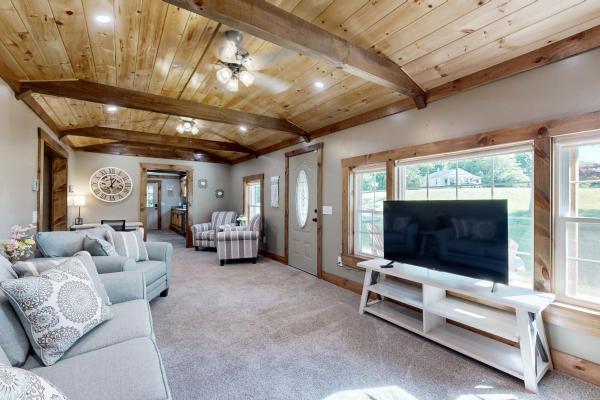 4 Mi To Dtwn Morganton! Family Retreat W/ Patio - Morganton, NC