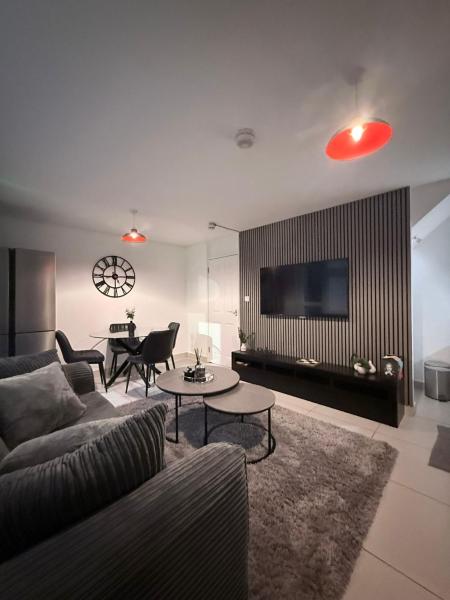 Contemporary 4 Bed Garden Flat In Bermondsey - Croydon
