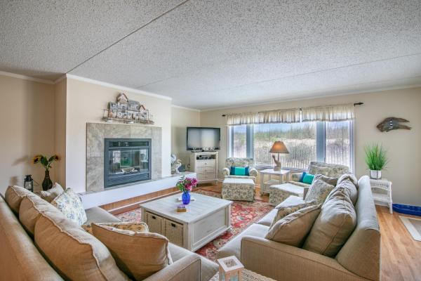 5732 - Beach Music - Nags Head, NC