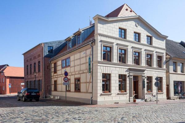 Hotel Und Restaurant Haus Sajons - Mecklenburgische Seenplatte