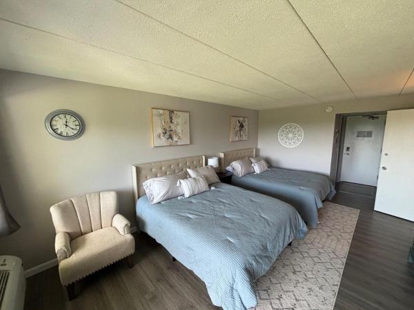 Stunning Sunrises Over Lake Winni At Cedar Lodge! - Laconia, NH