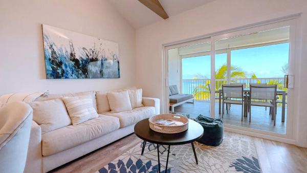 Luxury 2bdr Beachfront Condo On Spotts Beach - Cayman Islands