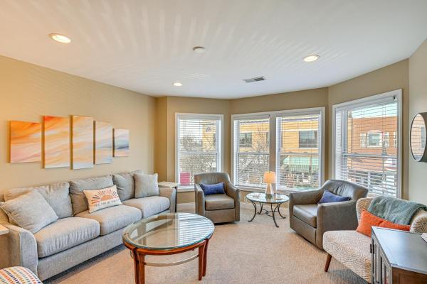 'Phoenix Nest' South Haven Condo: River View! - South Haven, MI