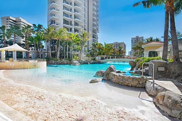 Stunning Ocean View 2br Apt With Balcony & Pool! - Gold Coast