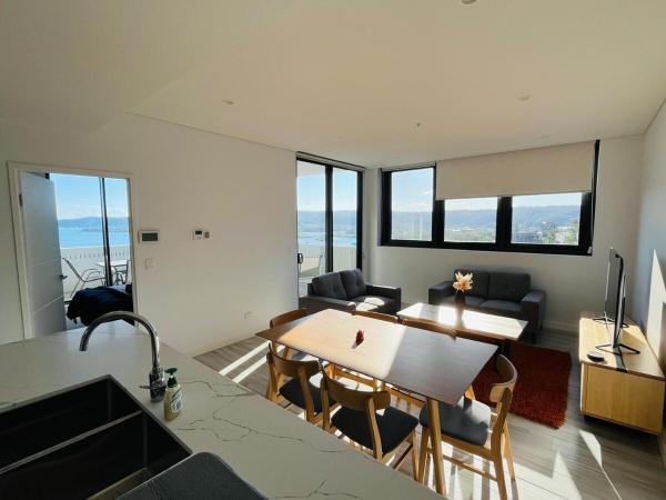 Luxury In The Sky - Modern Gosford Apartment - Central Coast