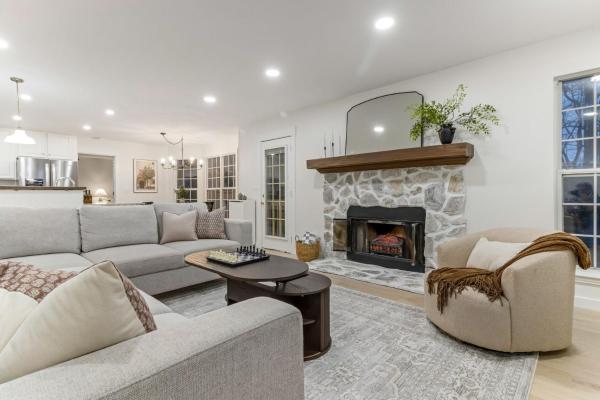 Sleeps 12 | 2 Kings W/ Ping-pong, Gym, Arcade, Bbq - Lake Bowen, SC