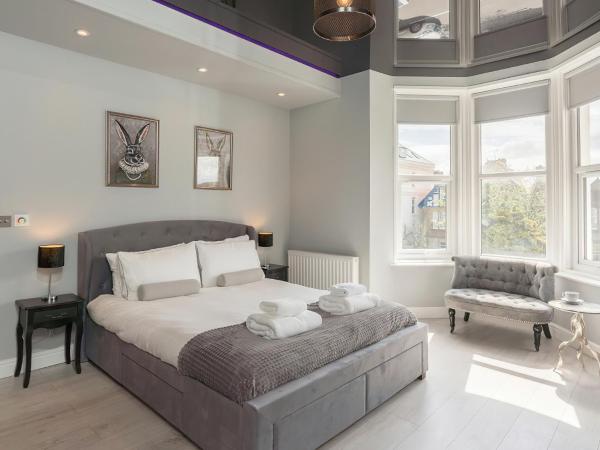 Coastal Gem - Uk2773 - Llandudno