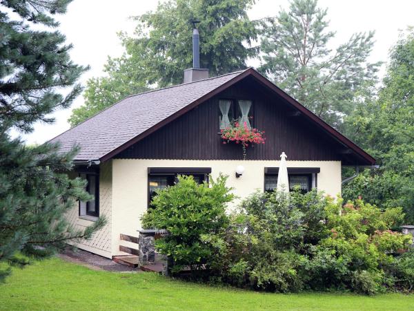 Attraktives Ferienhaus Mit Kamin In Waltershausen - Thüringen