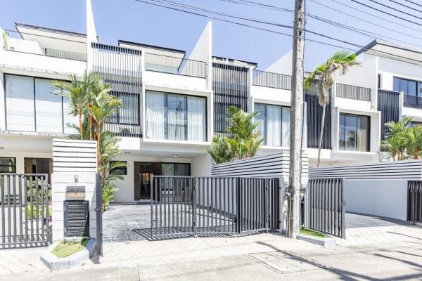 Townhouse 3bd With A Patio - Phuket district, Thailand