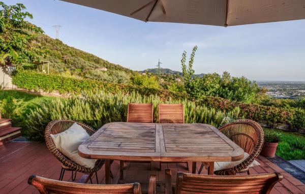 2 Bedroom Gorgeous Home In Camaiore - Camaiore