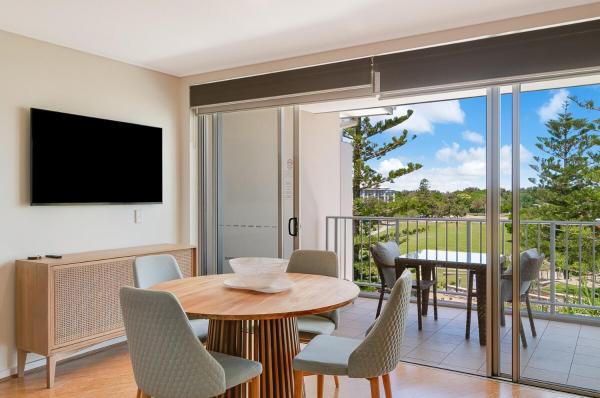 Modern Dual-key Apartment At Salt Spa Resort By Uholiday - 2br, 1br And Hotel Room Configurations Available - Kingscliff