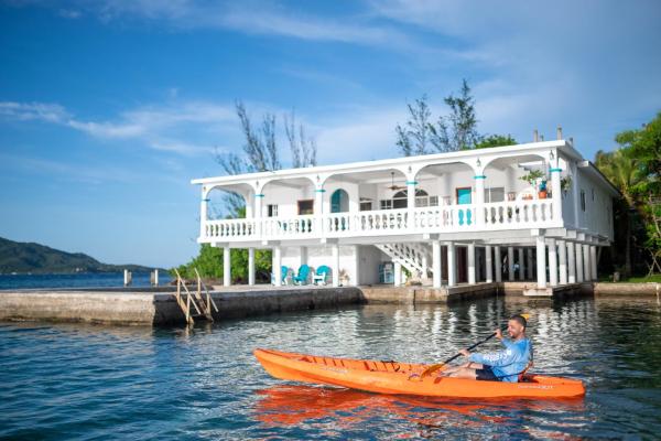 Pond Cay - Family Vacation Rental - Guanaja
