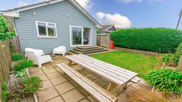 Swallows Beach Chalet Sleeps 6 Walk To The Beach - Croyde