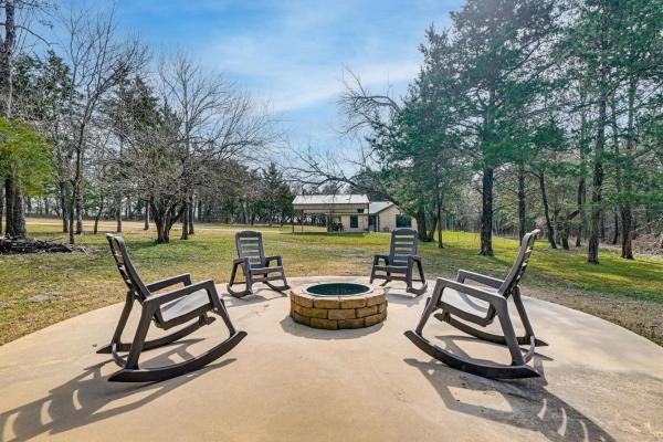 Private 60-acre Retreat Near Lake Murray & Texoma - Marietta, OK