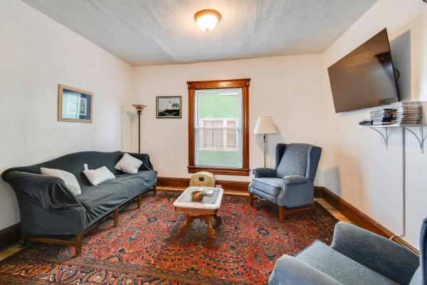 Parks, Pours And Lake Days Walkable Geneva Wine Hub - Geneva, NY