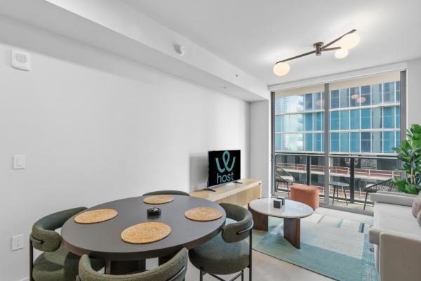 Central Downtown Condo With Pool And Gym - Coral Gables, FL