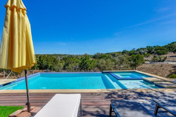 Infinity Edge Pool & Fire Pit: Spicewood Getaway! - Spicewood Vineyards, Spicewood