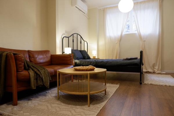 Chic Studio In Sofia Center - Urban Oasis For 2! - Sofía