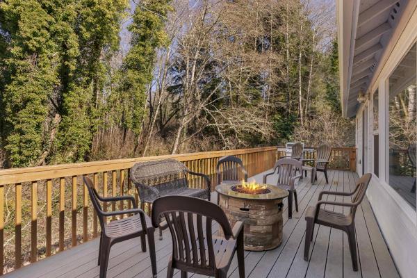 The Lucky Crab At Netarts Cozy Pet Friendly Retreat Deck - Oceanside, OR