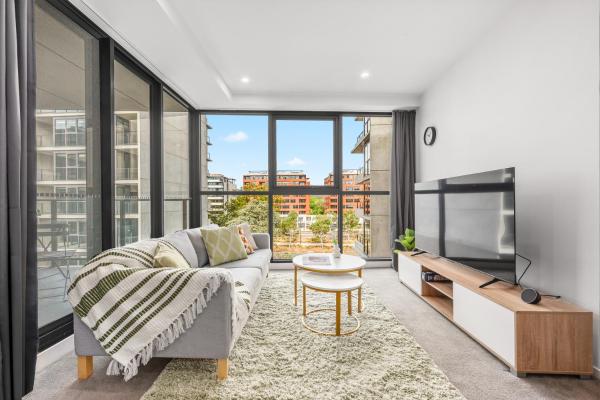 Lyneham Modern 1br Escape W Gym, Wifi N Parking - Belconnen