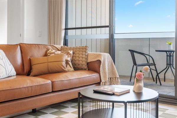 Modern 2br City Apt With Lake Views, Pool N Gym - Canberra