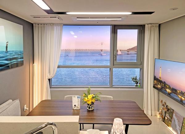 오늘도광안씨 - Busan