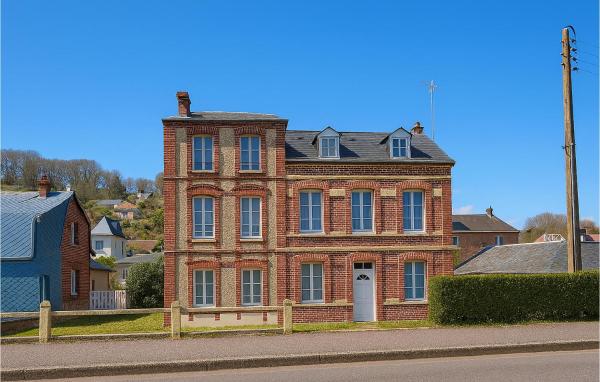 3 Bedroom Awesome Home In Saint-valery-en-caux - Saint-Valery-en-Caux