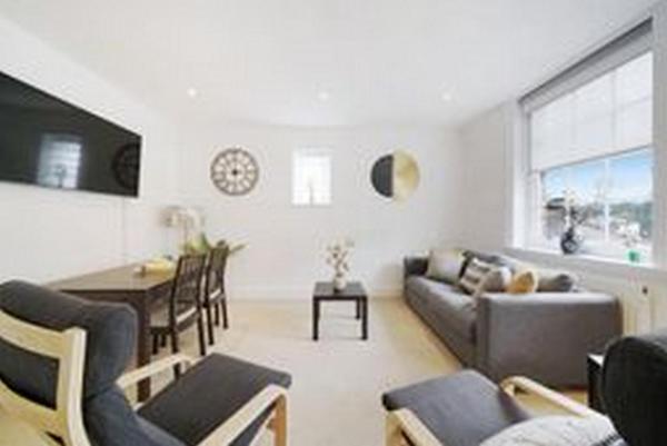 Charming 1 Bedroom Apartment In Lewisham - Greenwich