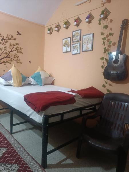 Rudra Home Stay Tiny A-frame Ac 1st Floor - Solapur