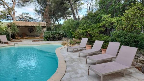 Villa Confortable Avec Jardin à Rognes – 200 M² - Lauris