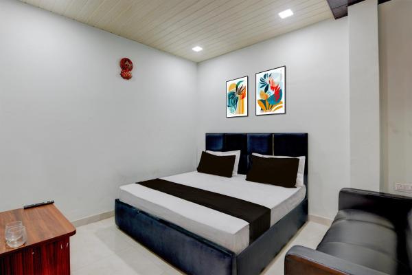 Hotel O In & Out - Faridabad