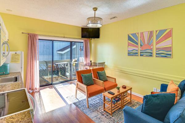 Steps To Sand: Chic Couple’s Garden City Retreat - Murrells Inlet Beach