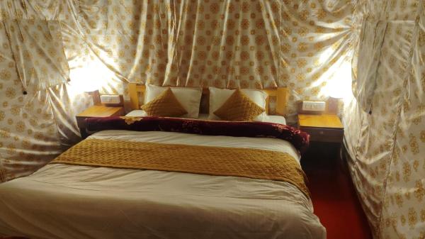 Charming Lake View Camp - Bhimtal
