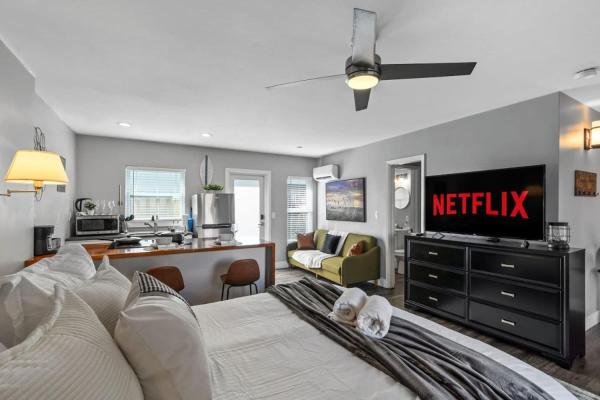 Tilahstays Weekly Discounts And 10 Min To Beach - Fort Lauderdale, FL