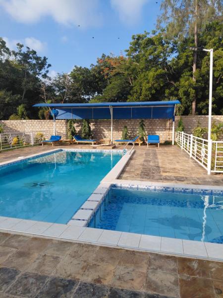 Memories Home Diani Beach Road- With Pool, 5 Min To The Beach - Diani Beach