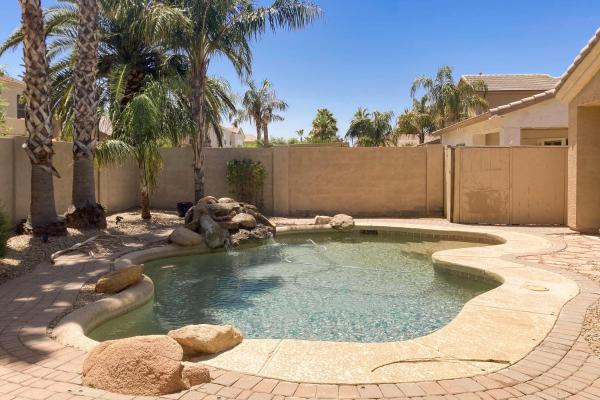 Inviting Home With Private Pool, Patio, Grill, Washer Dryer, & Central Ac - Gilbert, AZ