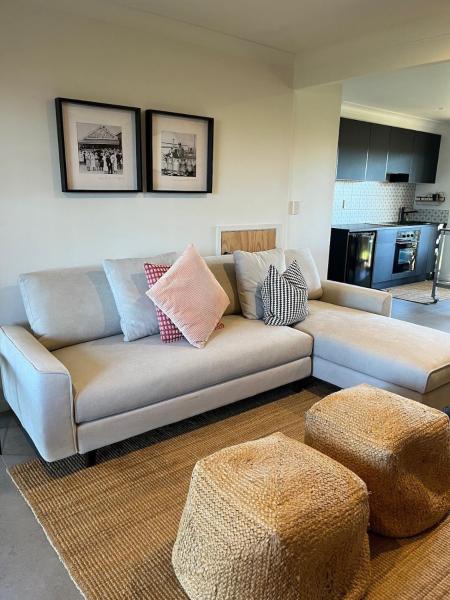 Modern Digs With Mountain Views - Kalbar