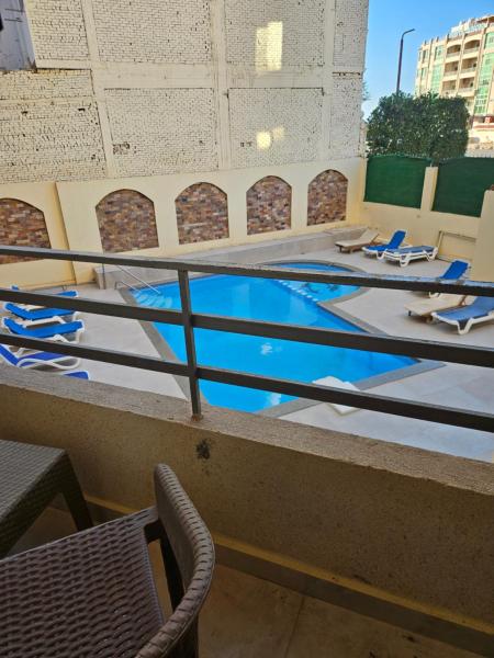 Quiet Apartment For 4, Pool View Balcony, 3 Min From Beach - Gurdaka