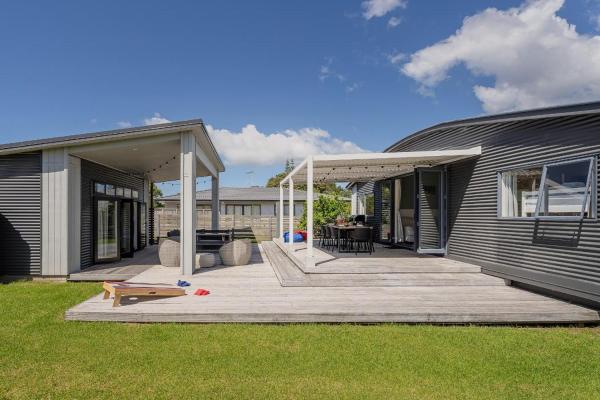 Beach House At 406 - Walk To The Beach - Coromandel