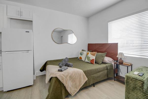 Stylish Miami Studio Next To Wynwood & Downtown - North Miami, FL