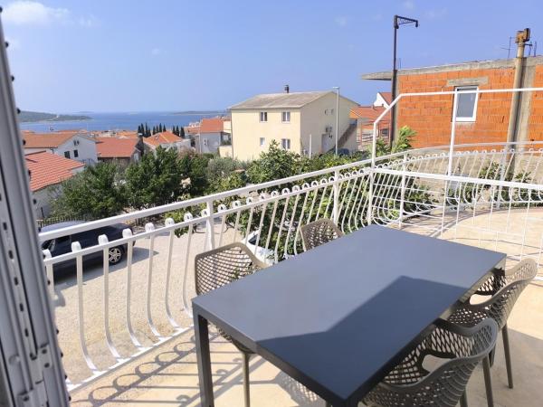 Apartments Ada - Primošten