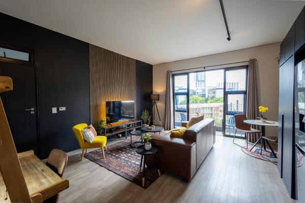 City Views- Top Floor - King Bed - Johannesburg