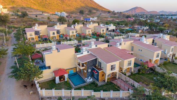 Elivaas Casa Llios Stunning Getaway With Pvt Pool, Garden And Gazebo - Udaipur