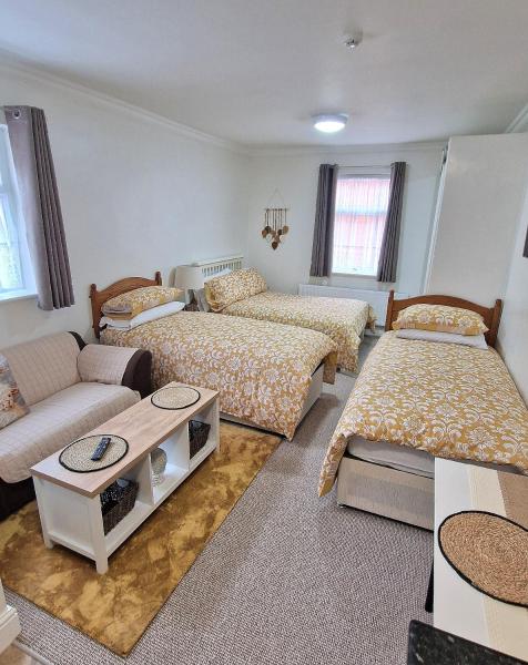 Mira's Place - Leicester