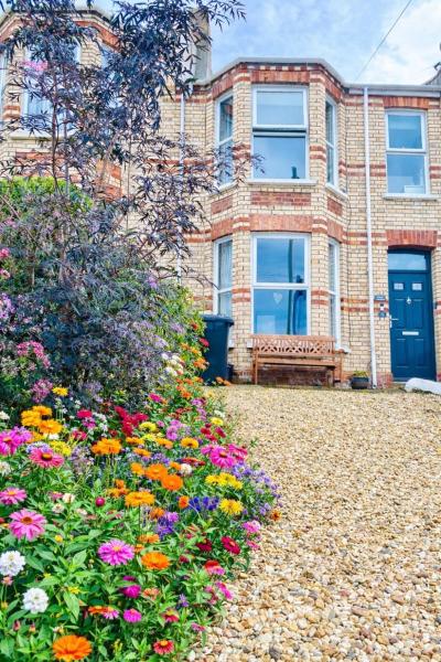Ocean Terrace, Ilfracombe, 4 Bedrooms, Sleeps 8, Stunning Sea Views, Parking, Garden, Pet Friendly - Ilfracombe